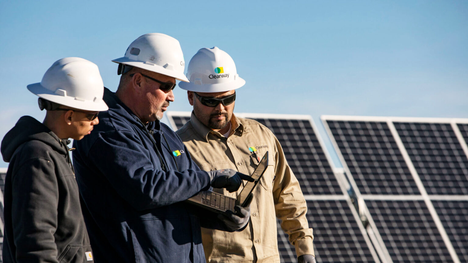 Solar farms and solar energy benefits in the US - Clearway